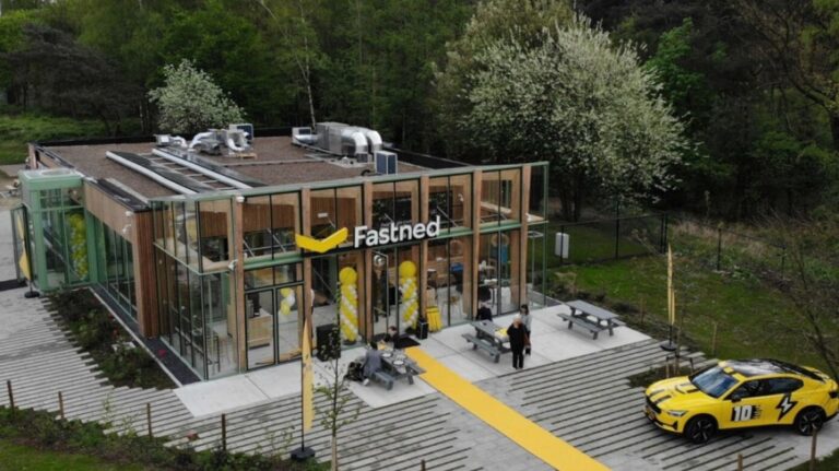Fastned opens its first shop at a fast charging station near Brecht and ...
